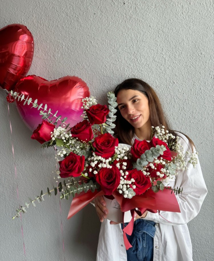 Remy Love Fresh Flower Box