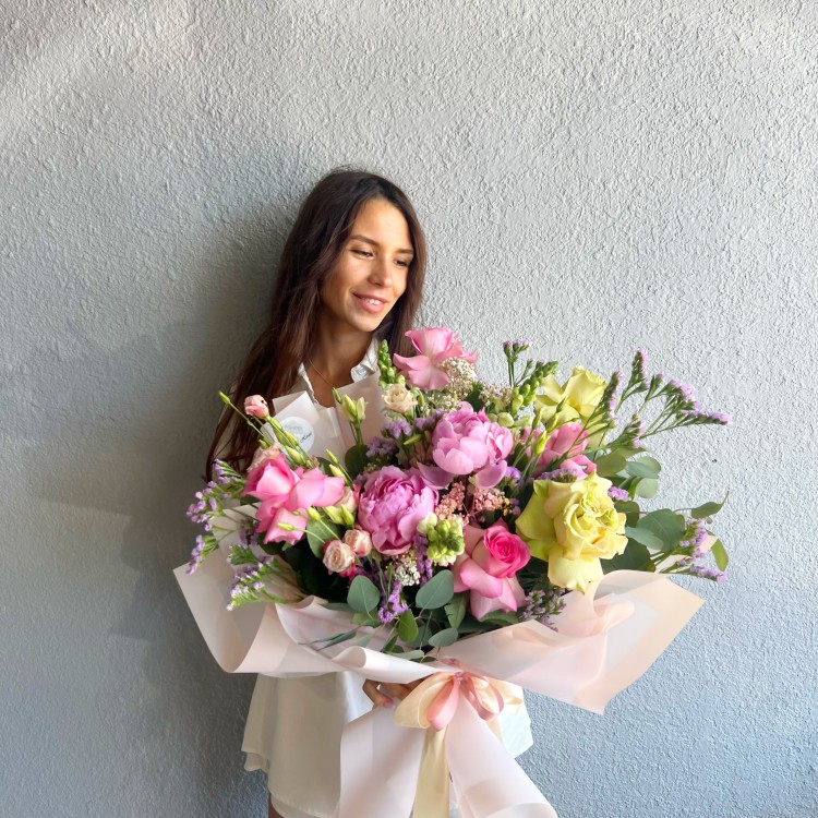 Rory Hand Tied Flower Bouquet