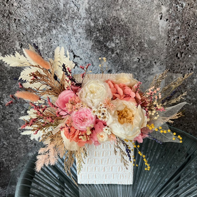 MARY Collection Luxury square box with Preserved peonies and garden roses