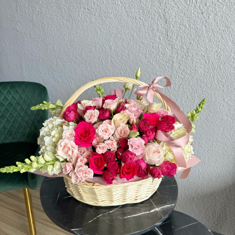 Aerith Flower Basket – Fresh Mixed Seasonal Blooms Gift Box