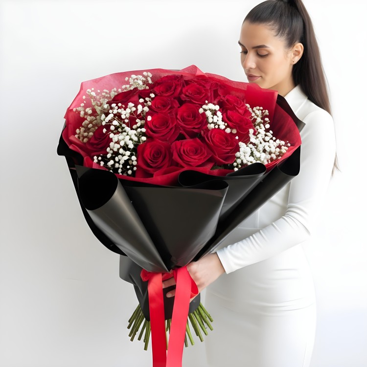 Remy Love DeLux Bouquet – 16 Roses with Gypsophila in White, Red & Black