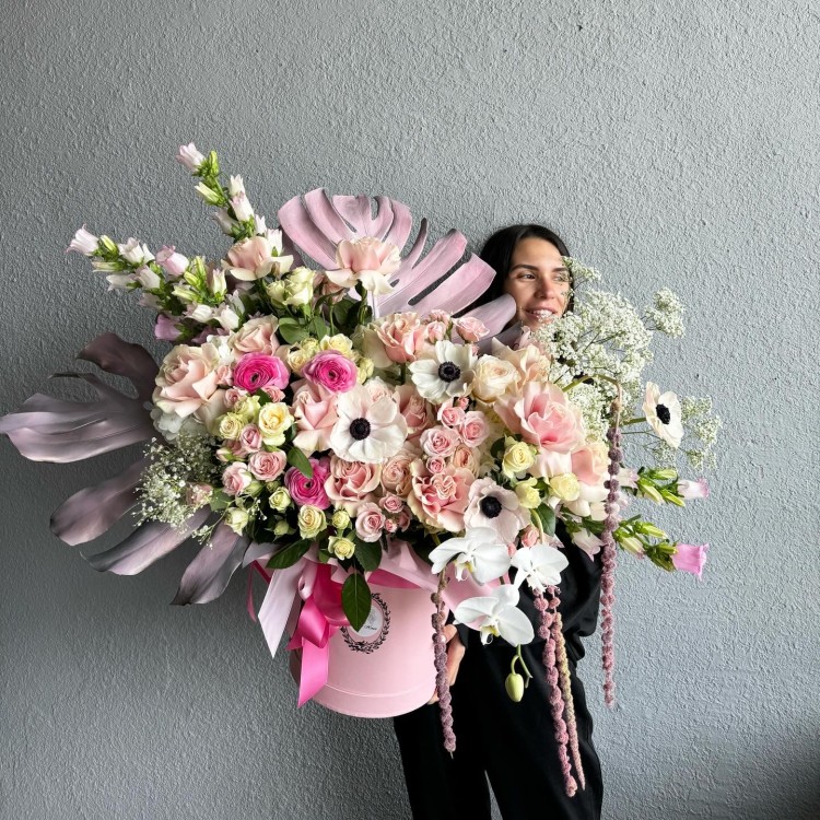 Isla Fresh Flower Box